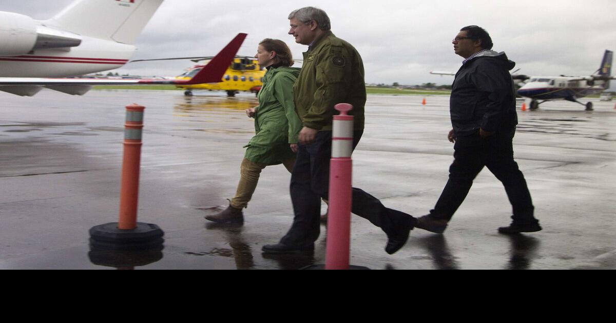 Stephen Harper in Calgary to survey flooding