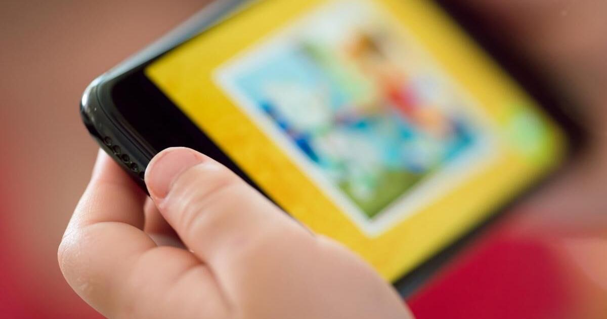 Children need more screen time during coronavirus crisis, professor says