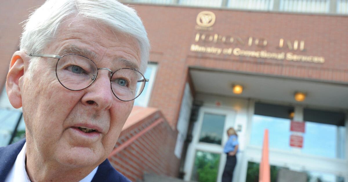 Prominent lawyer Edmund Schofield pleads guilty to assaulting former client