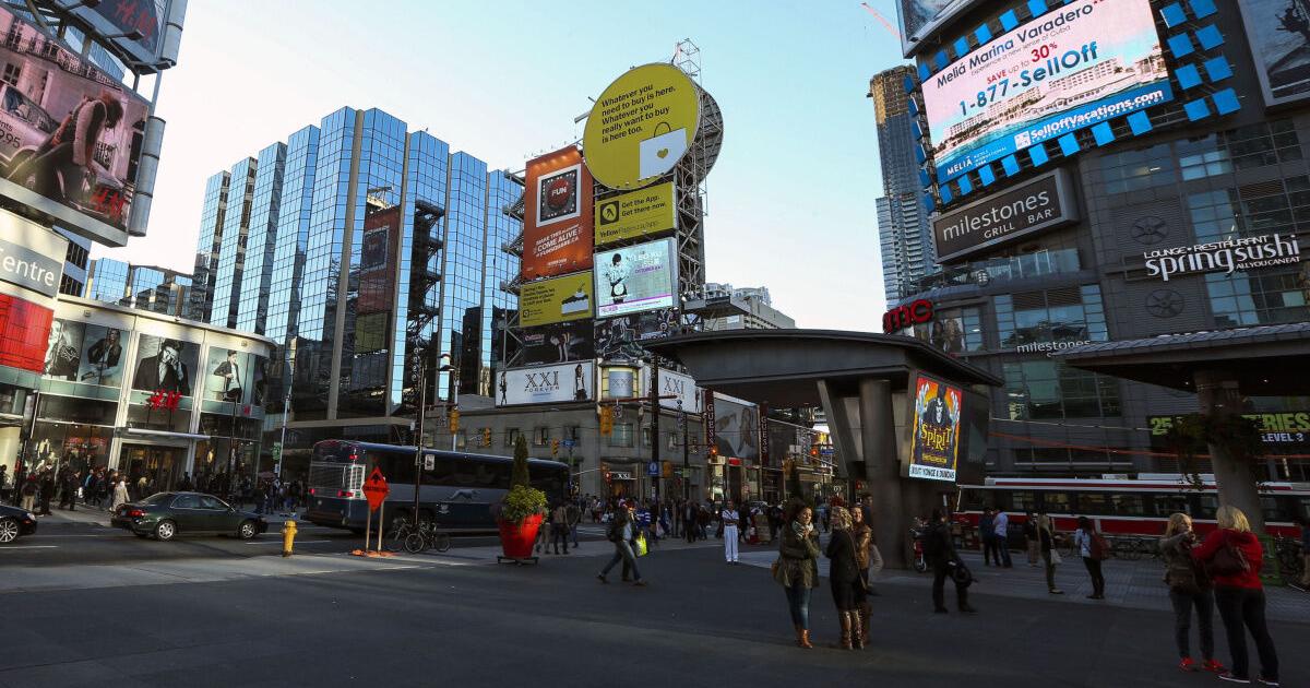 Toronto's advertising sign companies push hard for digital billboards
