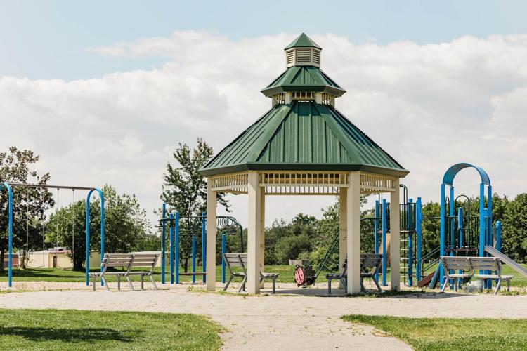 Oshawa fast-growing, affordable: They buy house, return home