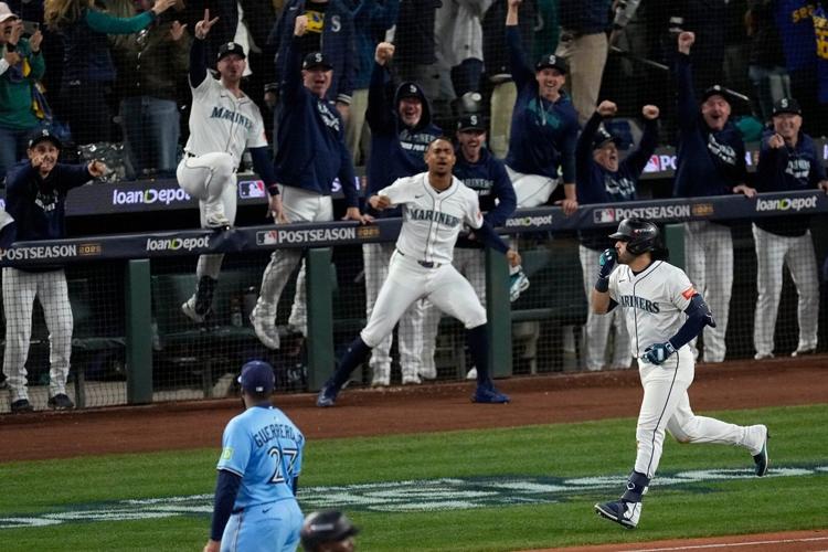 Mariners a win from first World Series, beat Blue Jays behind Suárez's ...