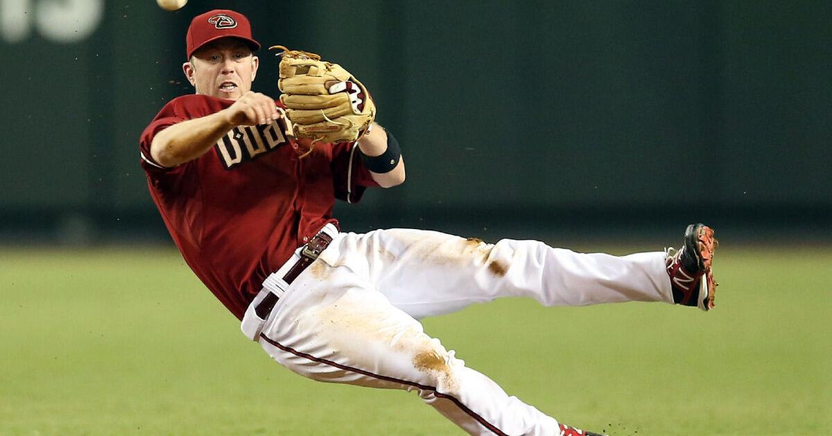 Aaron Hill re-signs with Arizona Diamondbacks for three years, $35 million