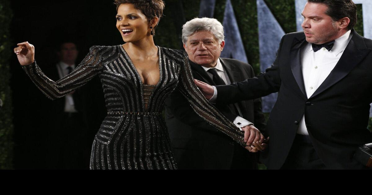 Oscars 2013 Halle Berry Dame Shirley Bassey Pay Tribute To The James