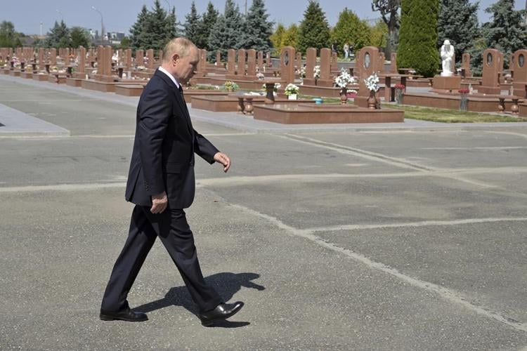 Putin makes surprise trip to Chechnya amid Ukraine's cross-border incursion