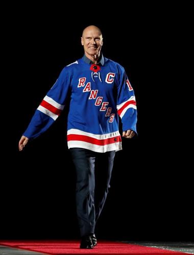 Mark Messier book on leadership, teamwork coming in October