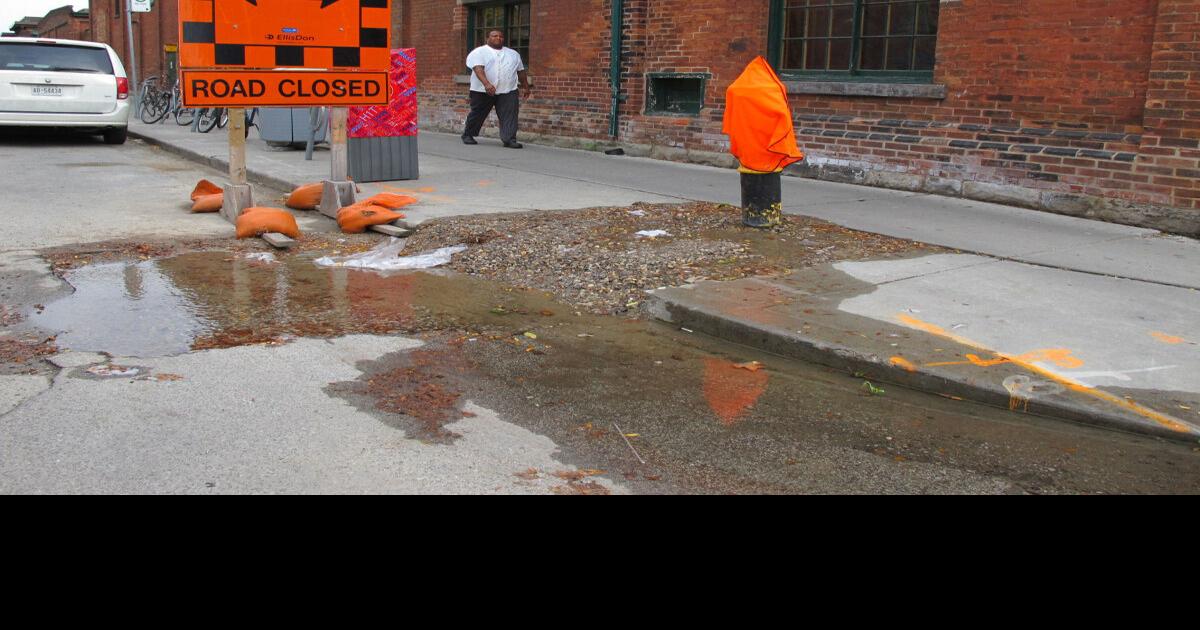 Apparent effort to fix leaky Distillery district fire hydrant failed