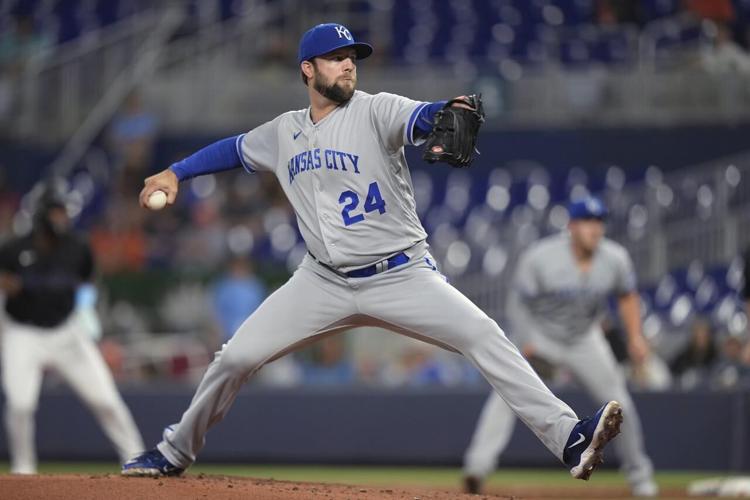 Arraez raises average to .403, Sánchez has 4 RBIs to lead Marlins over ...