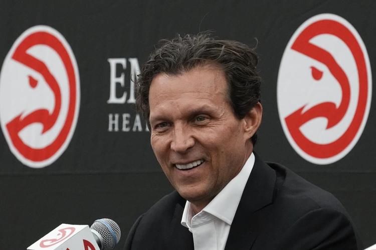 New Hawks coach Snyder facing difficult midseason transition
