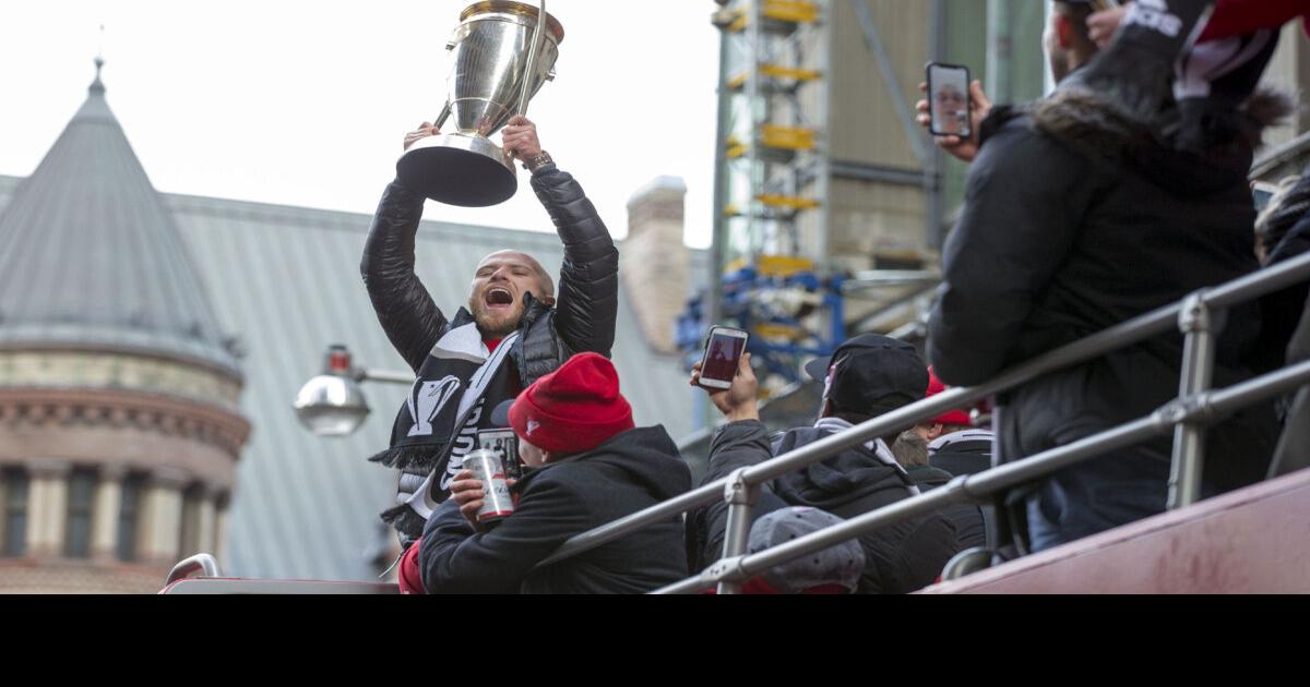 Thousands of Toronto FC fans pack Nathan Phillips Square to celebrate ...