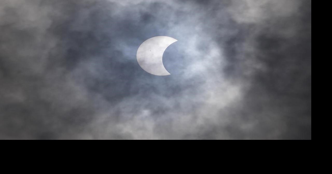 ‘Awesome’ solar eclipse wows viewers in Australia, Indonesia