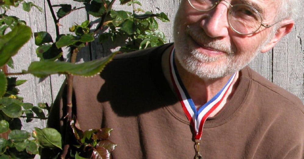 Veteran reporter Gary Oakes at home in the courtroom