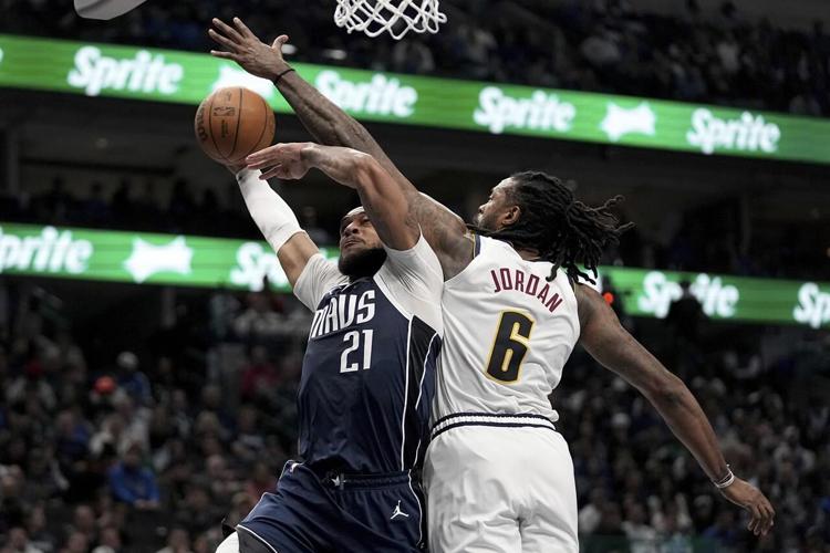 Jamal Murray scores 32 of his season-high 45 points in the 1st half as ...