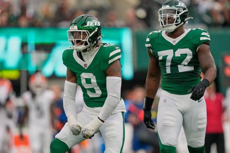 Jets have won 2 in a row, but the quarterback question remains a hot ...
