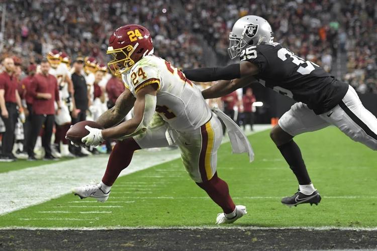 Washington rallies for 4th straight win, 17-15 over Raiders