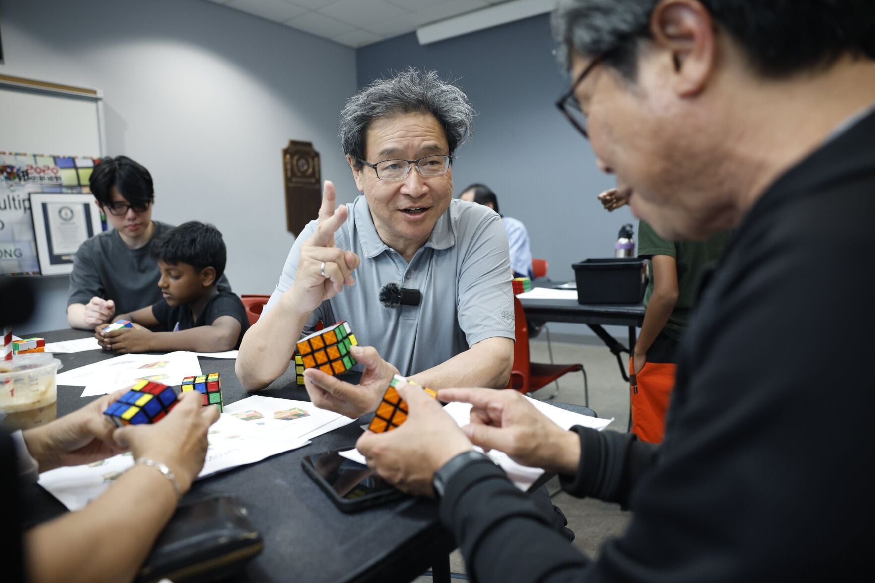 Why a big group is gathering to solve Rubik's Cubes — blindfolded — in ...