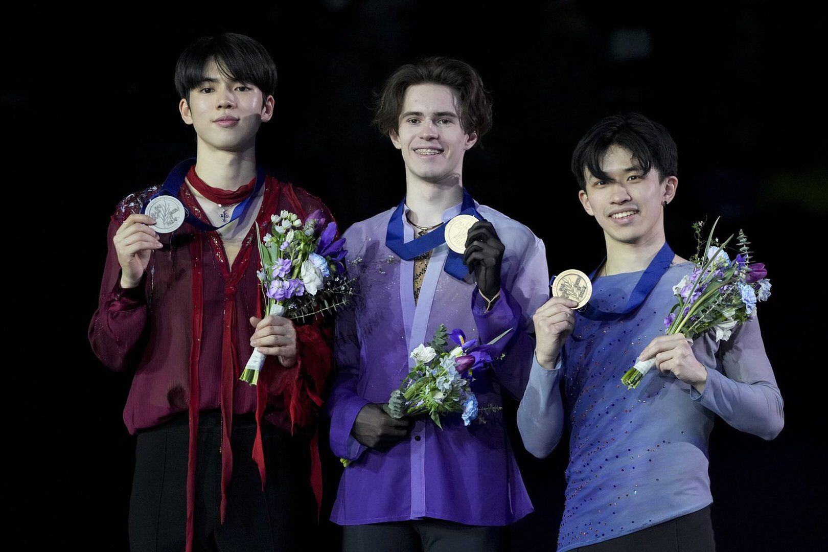 Canada's Piper Gilles and Paul Poirier defend ice dance title at Four ...