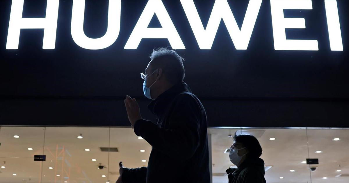 Huawei Rolls Out Its Own Operating System To Smartphones