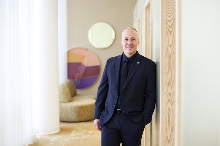 Toronto's first Simons location marks 'new chapter' for department ...