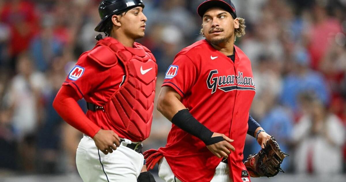 Josh and Bo Naylor bring brotherly glove to the Guardians