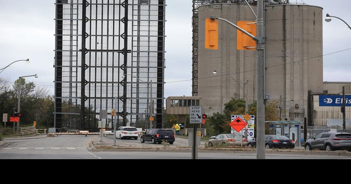 It could take a month to fix malfunctioning Cherry St. lift bridge