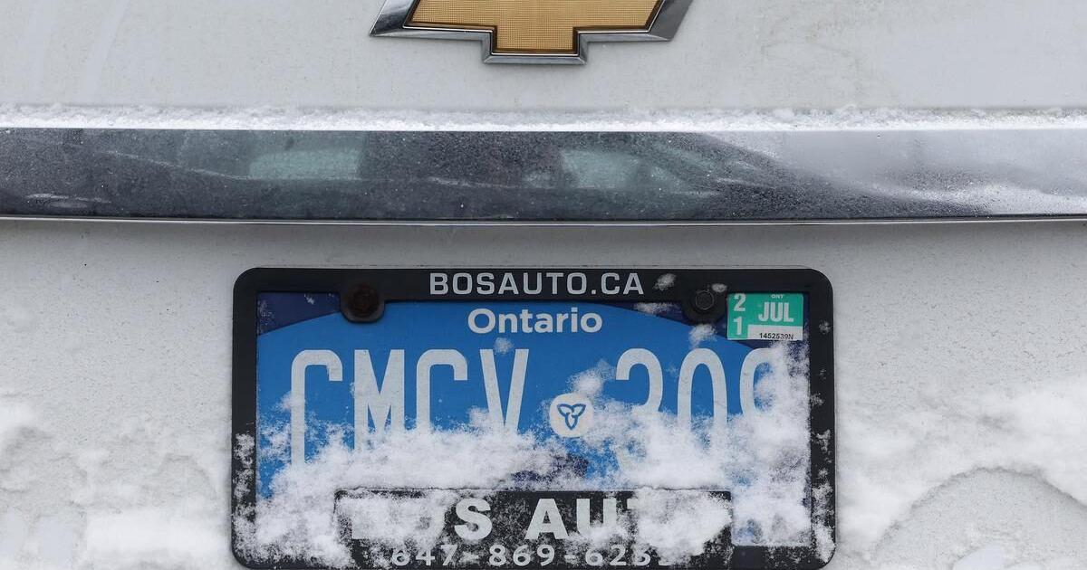 Ontario scraps plans to redesign defective blue licence plates