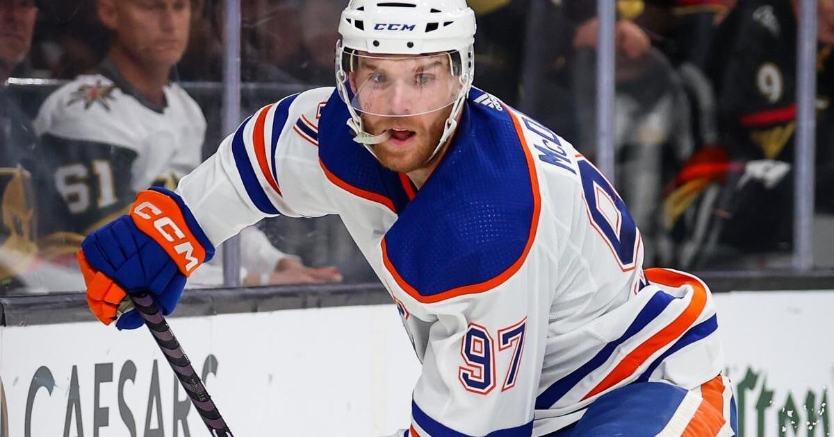 Connor McDavid shows up at beer league hockey game — and loses