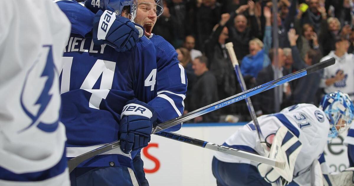 Maple Leafs mask Ilya Samsonov problem in comeback victory