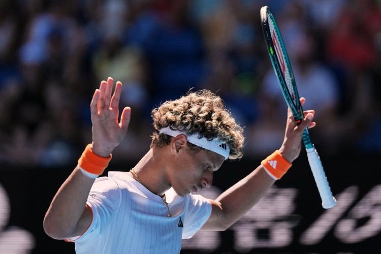 Canada's Diallo bounced by Zverev in opening round at Australian Open