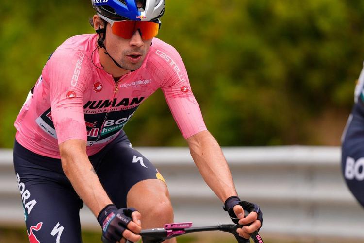 Despite goats and a dog, Pedersen makes it 2 wins out of 3 at Giro to ...
