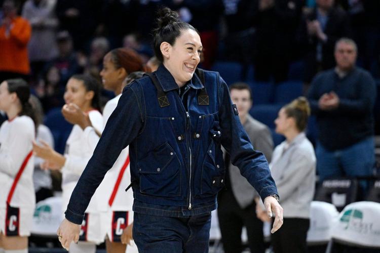Sarah Strong leads top-ranked UConn to 34th straight win, 99-50 over ...