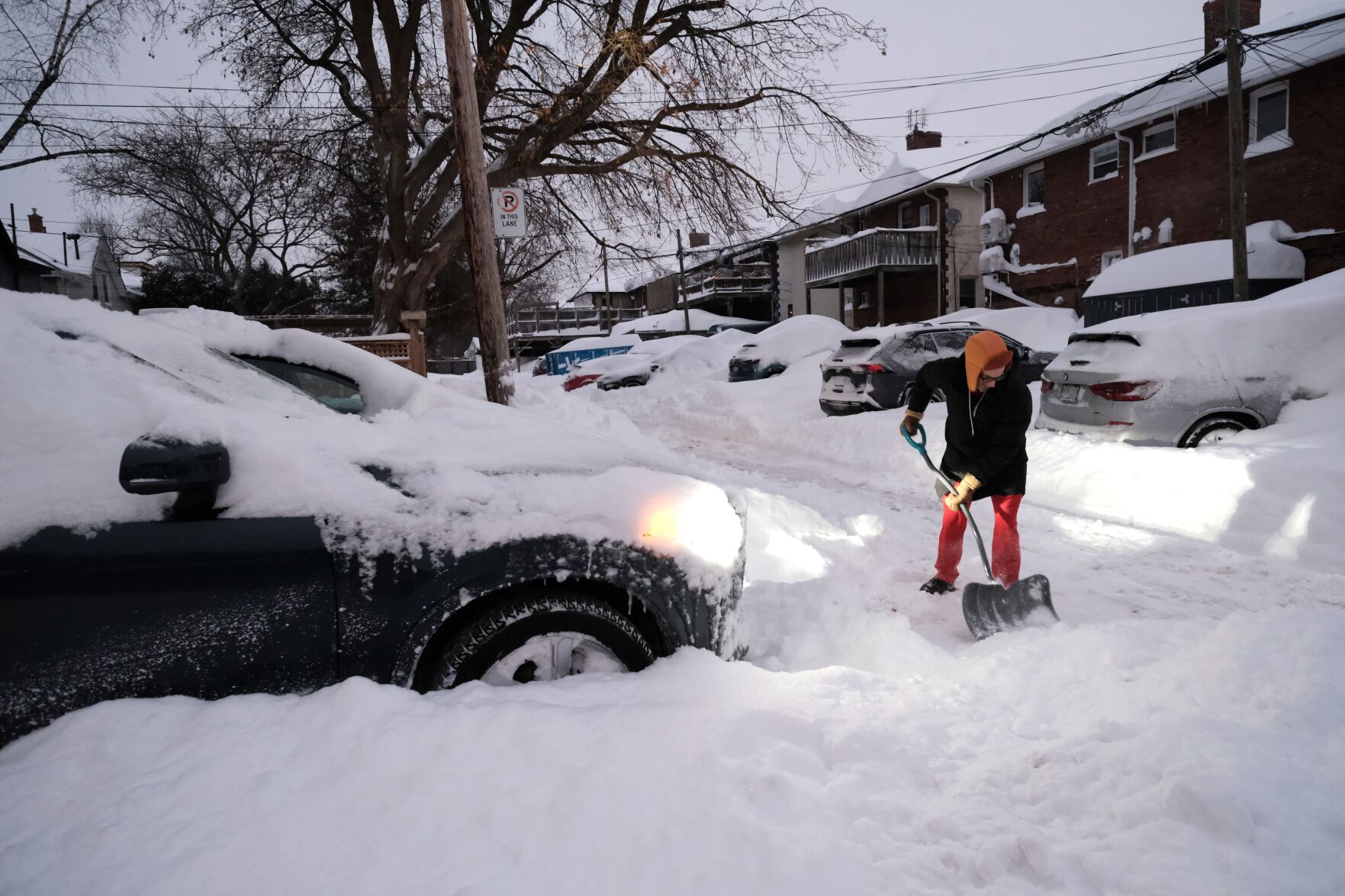 In photos: Toronto snowstorm cleanup underway