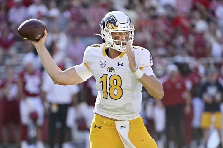 Jefferson's two touchdowns lead Arkansas past Kent State, 28-6