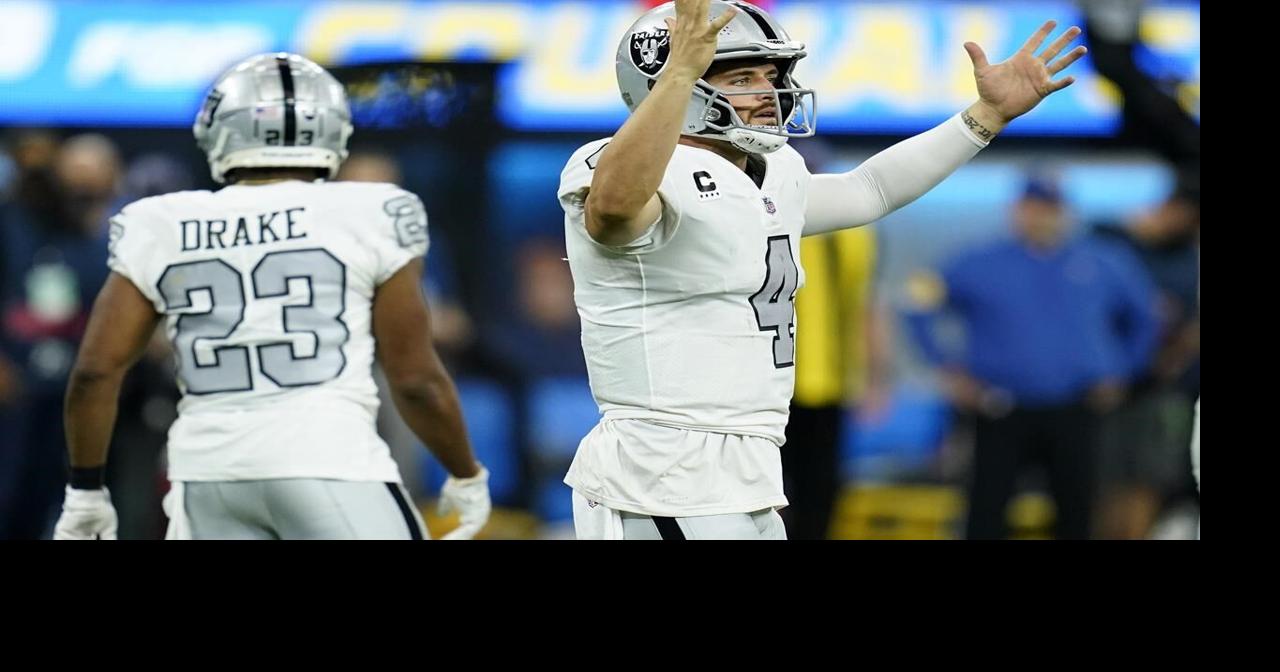 Lightning strike: Raiders can’t catch Bolts after slow start