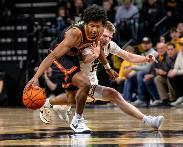 Bennett Stirtz scores 20 points, makes two clutch free throws as Iowa ...