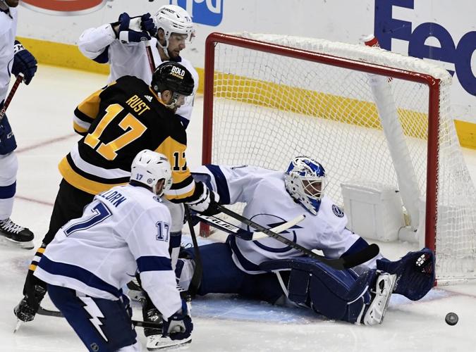 Penguins score 6 in 2nd period, beat Lightning 7-3