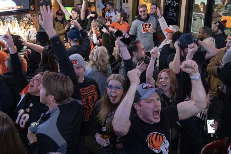 Bengals fans turn out in Cincinnati to watch Super Bowl