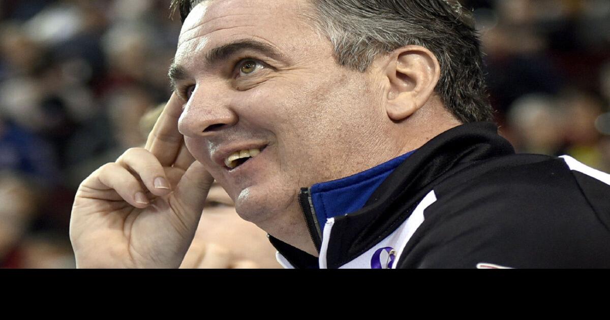 Ontario's Wayne Middaugh becomes Brier coach after breaking leg