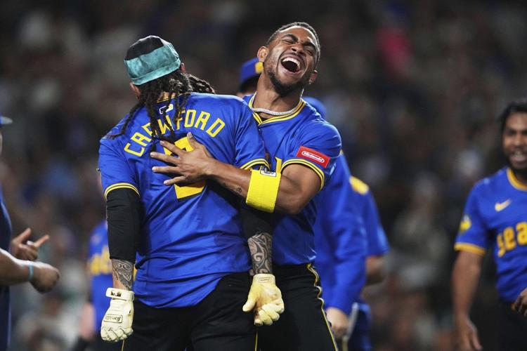 J.P. Crawford hits 2-run homer in 9th to lift the Mariners past the ...