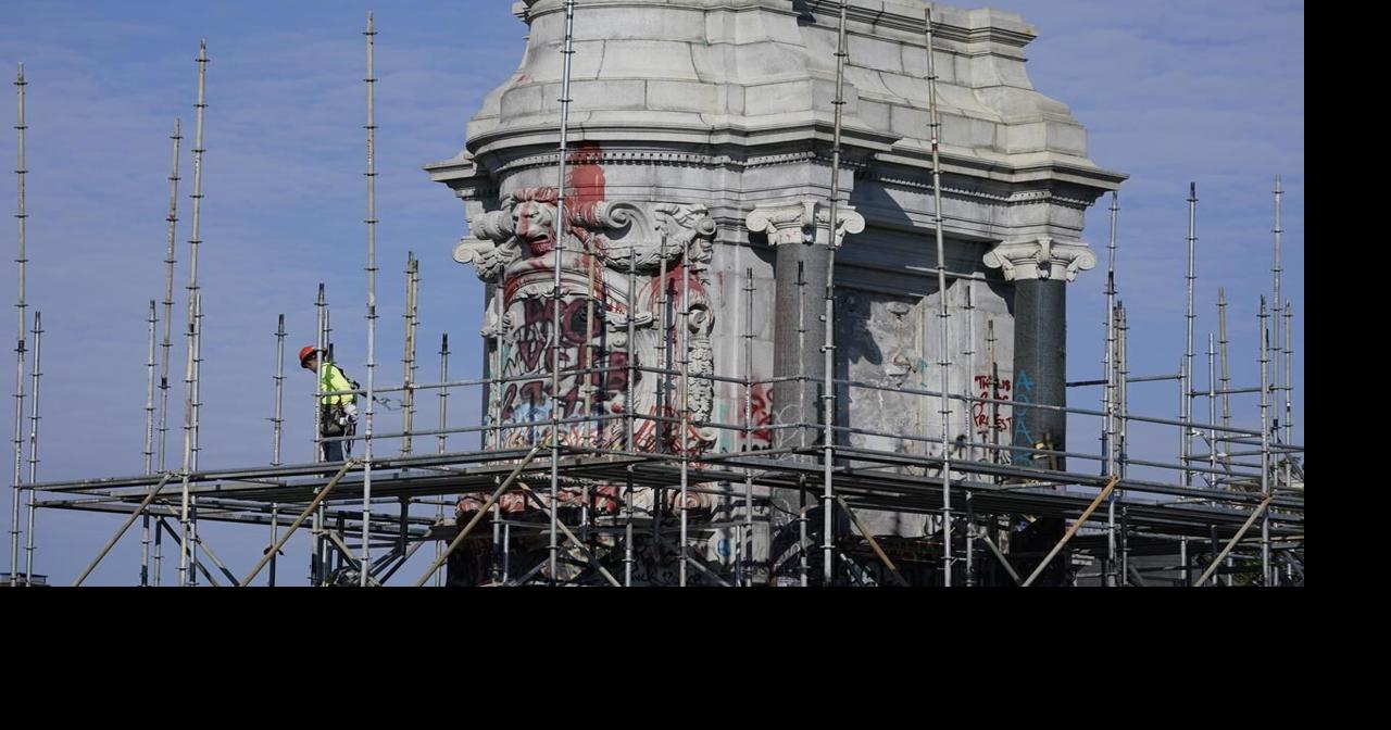 Crews begin long process of dismantling Lee statue pedestal