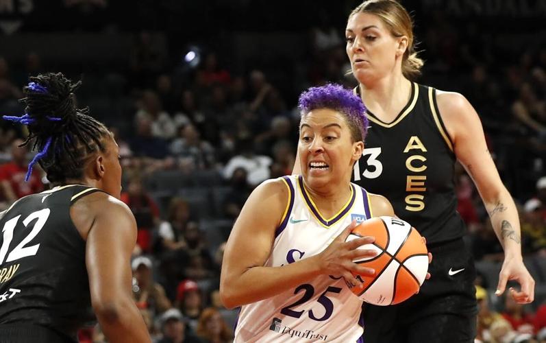 Harris praises 2022 WNBA champion Las Vegas Aces for 'grit and ...