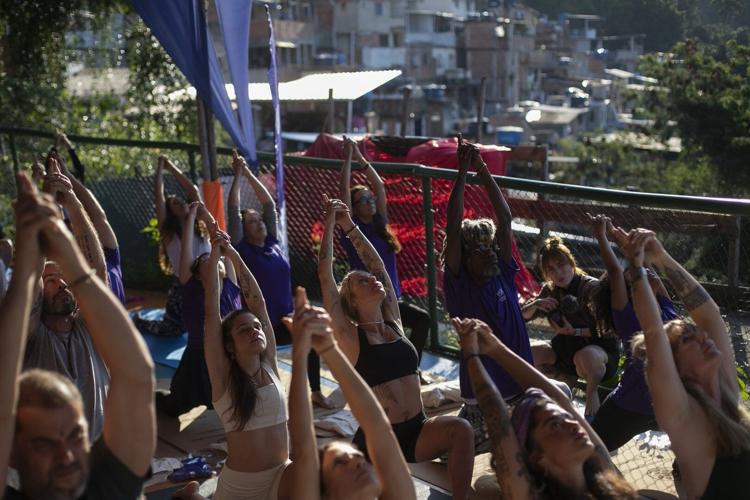 Hindu music singer inaugurates project to spread yoga in Brazil's favelas
