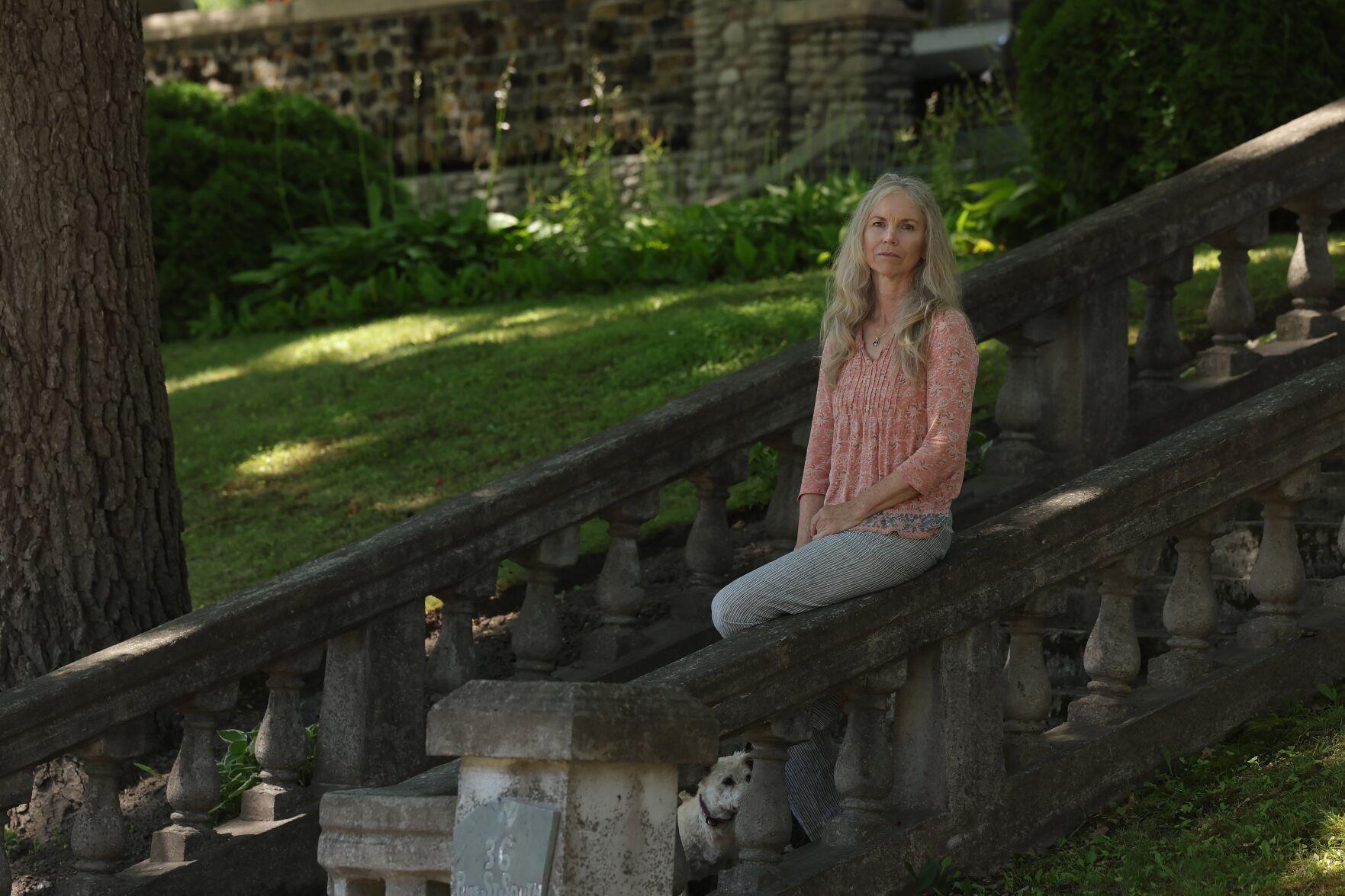 ‘Painful’ transcript details guilty plea of Munro’s husband