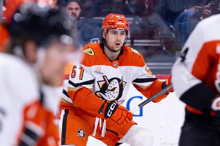 Trevor Zegras scores twice against former team as Flyers defeat ...