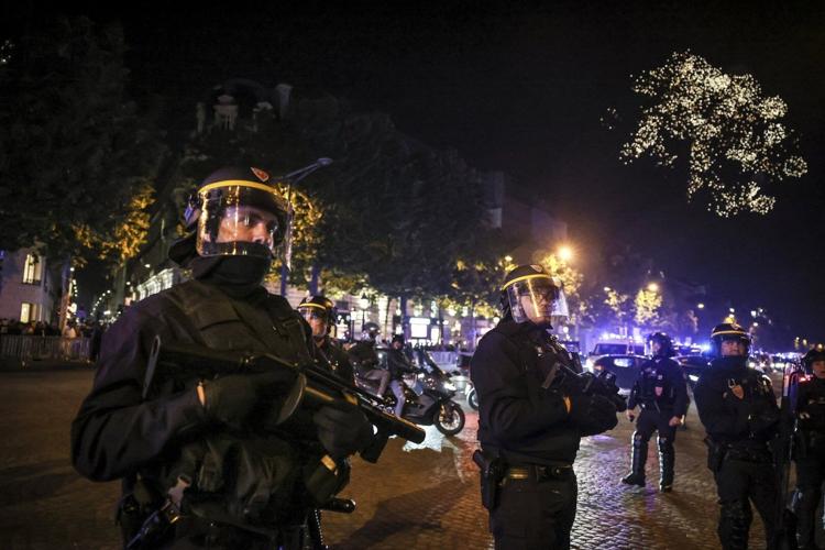 3 people in hospital after Paris street partying following PSG's ...