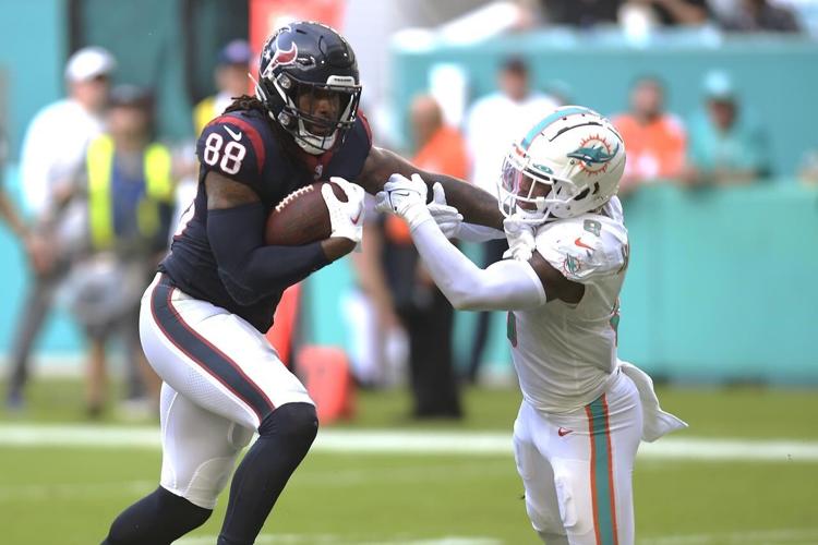 Texans sticking with Kyle Allen despite ugly loss to Miami