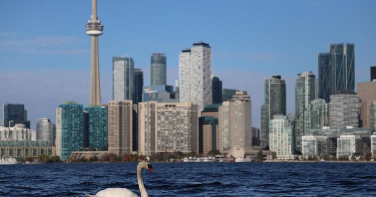 Downtown Toronto lags behind North American cities in economic recovery ...
