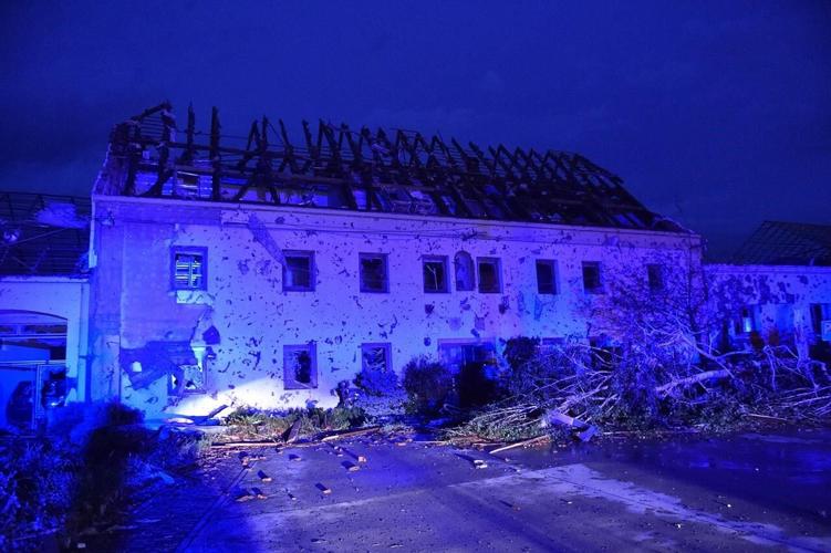 Storm floods German vaccine center, 5 injured by heavy hail