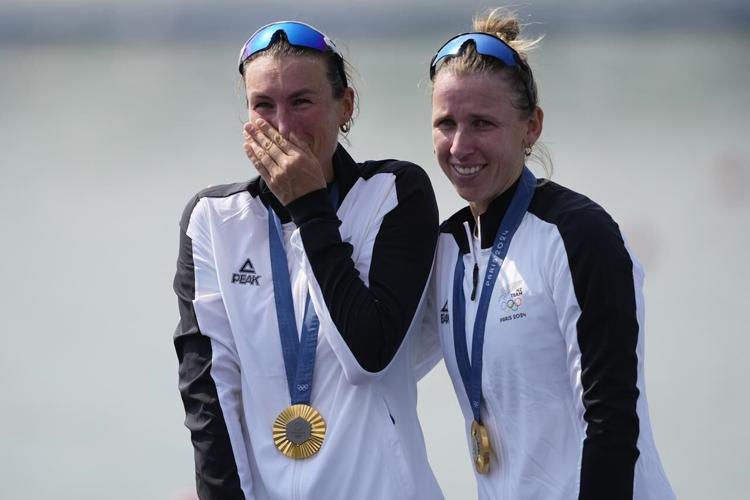 Three moms win rowing medals at Paris Olympics and celebrate their ...