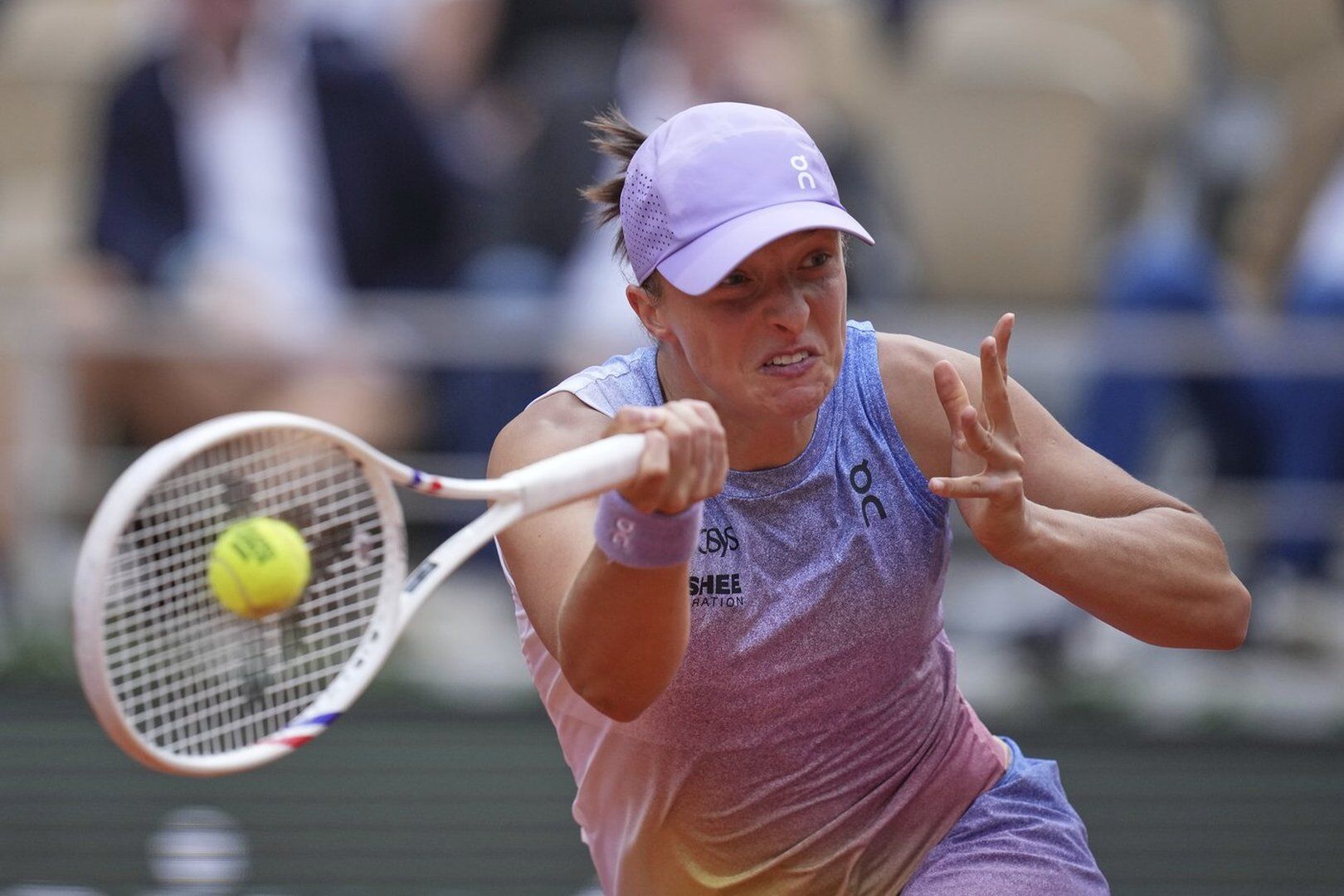 French Open 2025: Iga Swiatek beats Emma Raducanu to extend her bid for ...